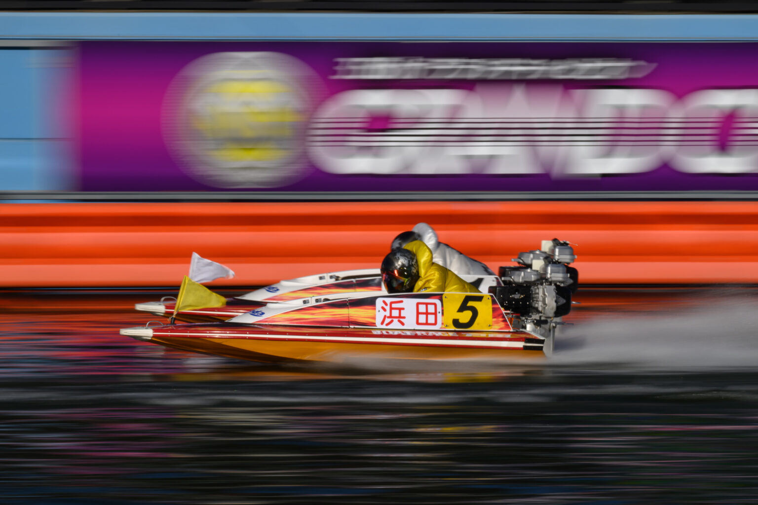 Z8はバッテリーとメディアがマッハ – d44.jp