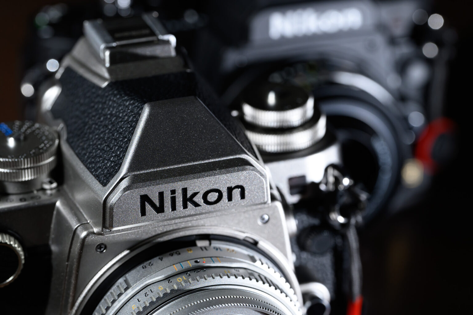 ブラックかシルバーか – d44.jp