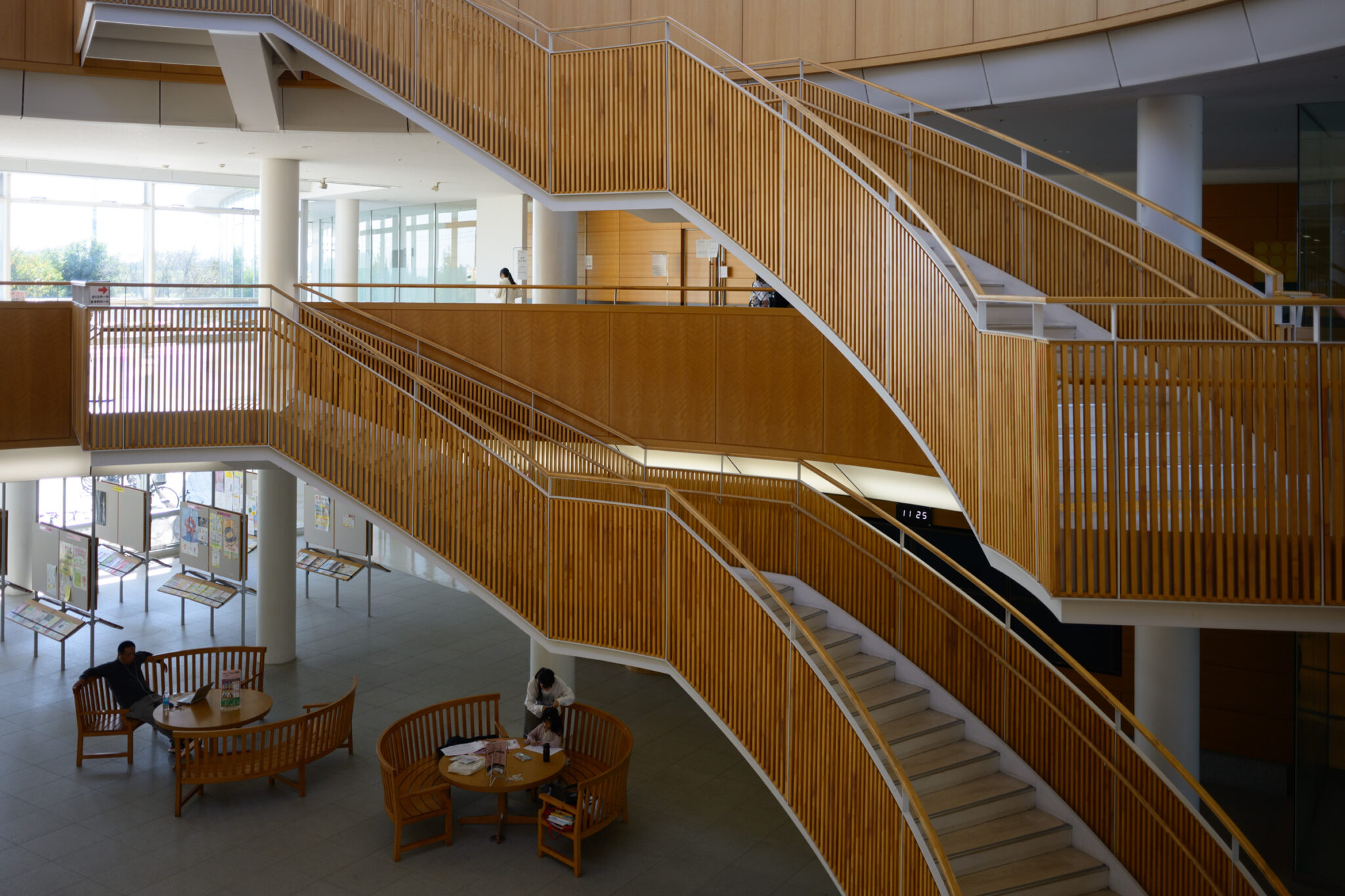 プラザウエストさくらホール見てきた – d44.jp